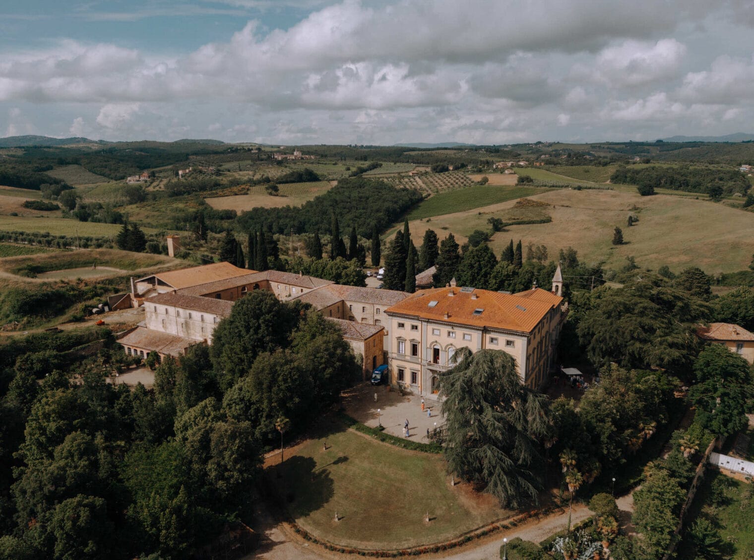 Enchanting British Wedding at Tenuta di Monaciano - Federico Pannacci